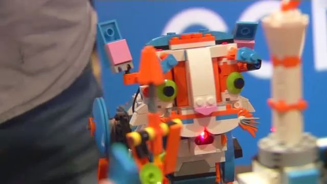 CES 2017: Lego Boost Comes Alive with Programmable Robots