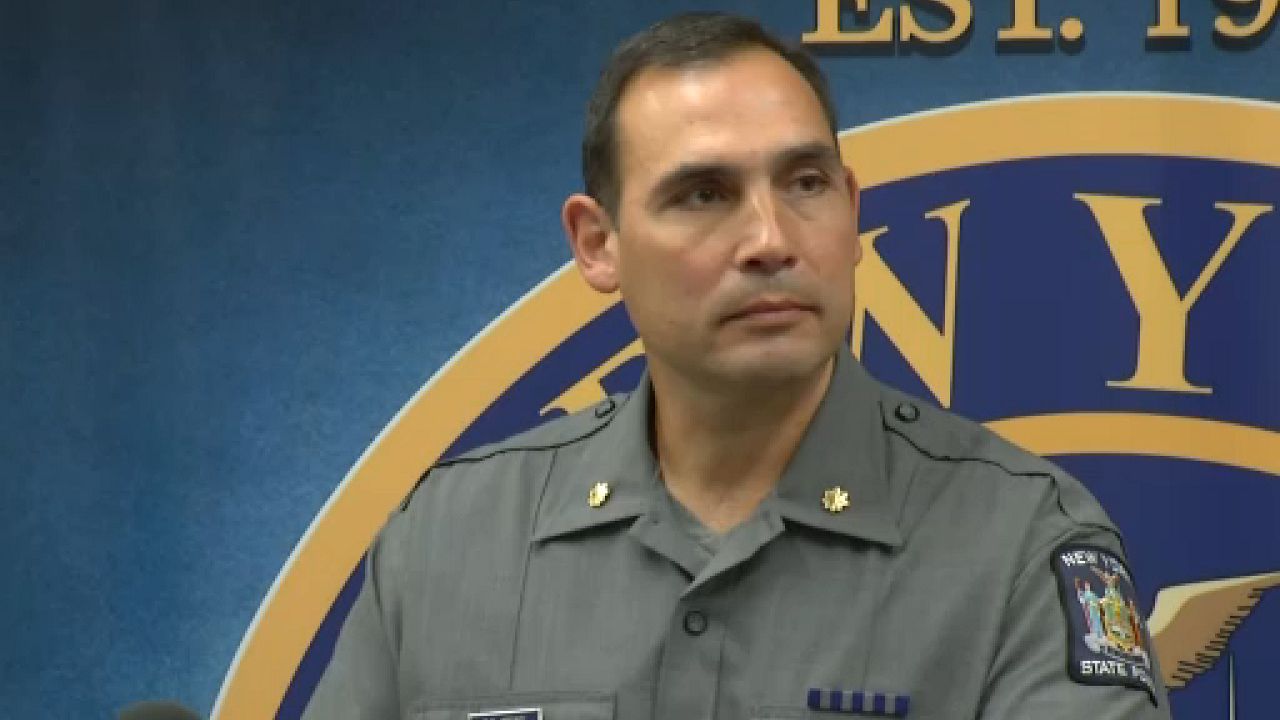 Police seek public's help in search for homicide suspect