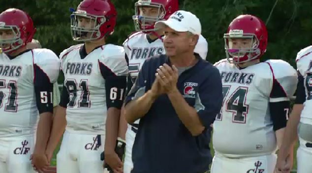 Forks wins seventh straight Hogan Bowl matchup