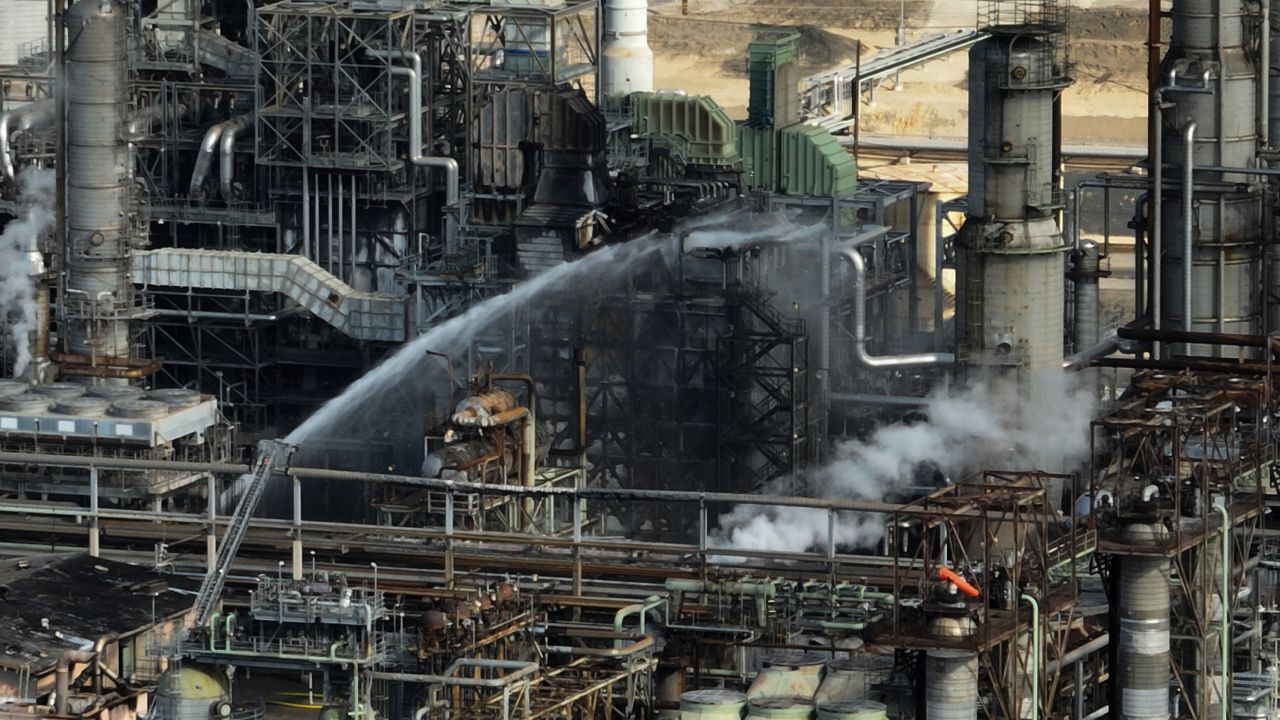 Higher gas prices expected after El Segundo refinery fire