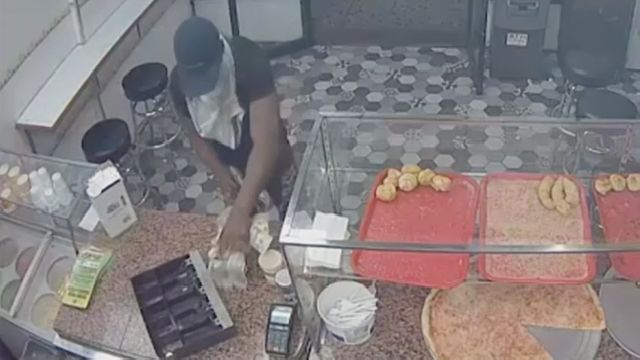 Police seek armed robber who targeted Brooklyn fast food shop