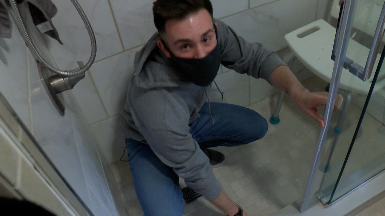 Contractor Offers Services for Couple Who Got Ripped Off