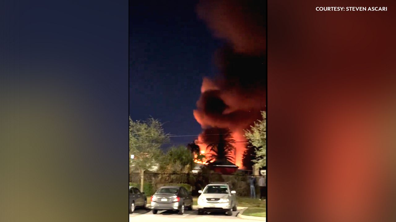 Small plane crashes into Clearwater mobile home park