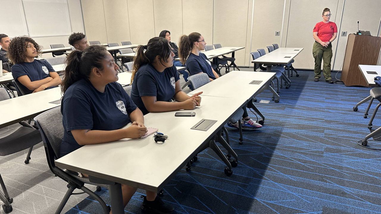 Clearwater students get behind scenes look at police work