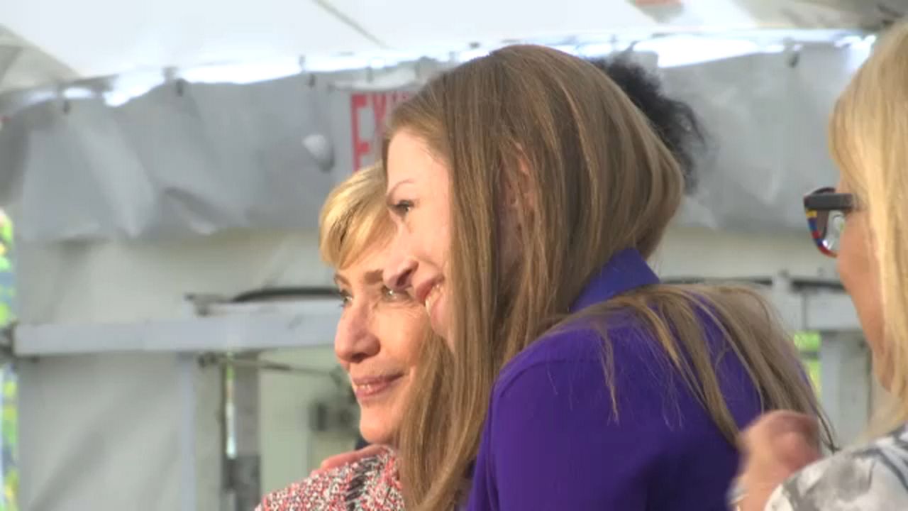 Hilary Clinton Presents Daughter Chelsea with Eleanor Roosevelt Val ...