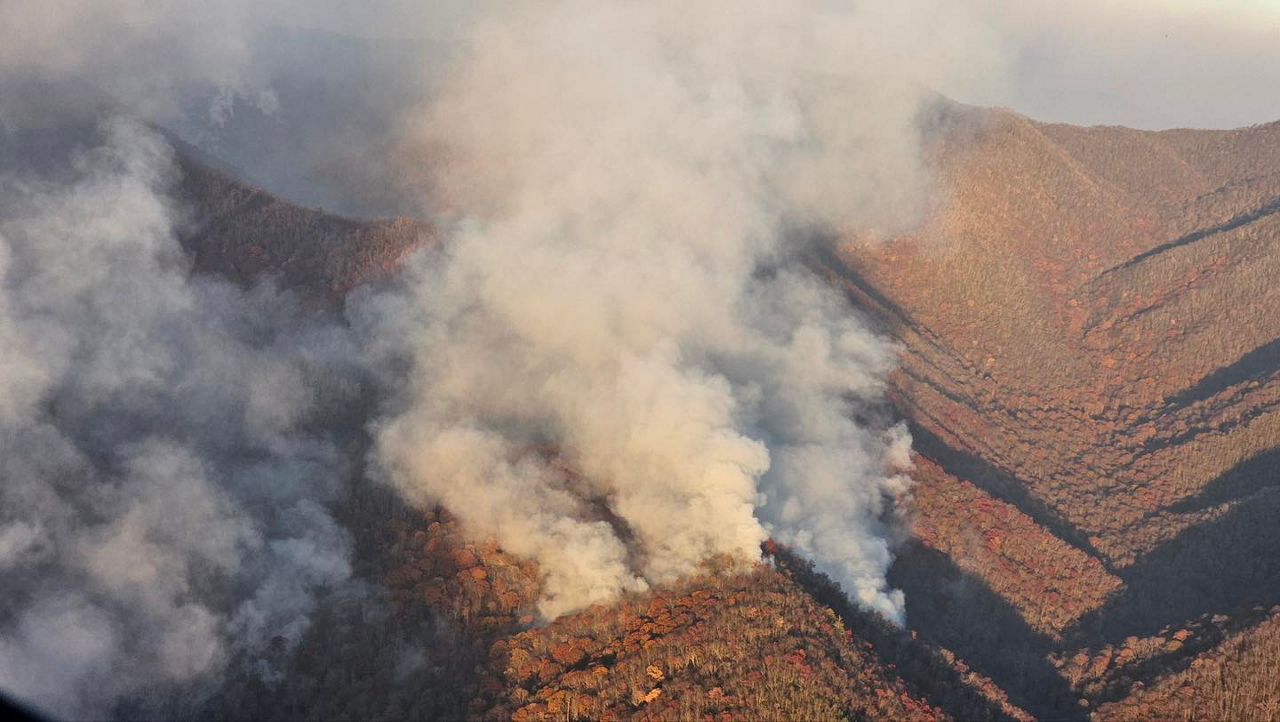 Crews fight forest fires in western N.C.