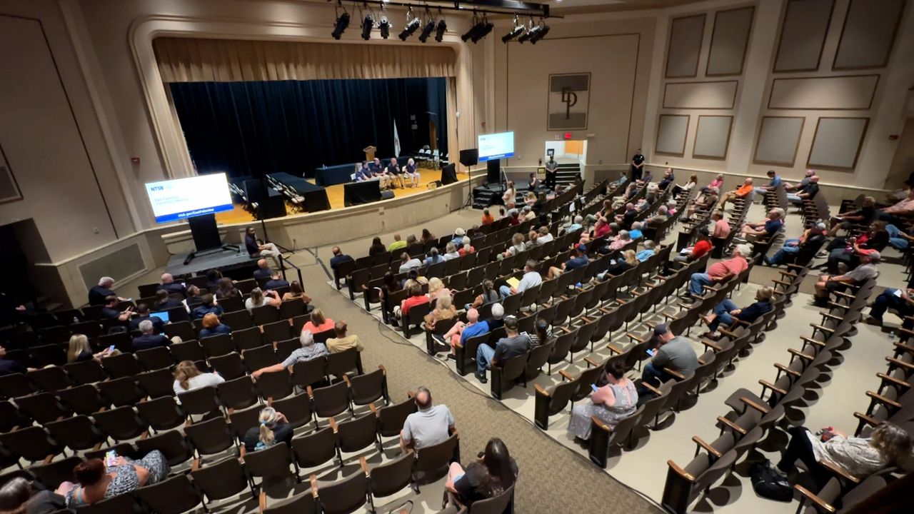 NTSB holds community meeting in East Palestine