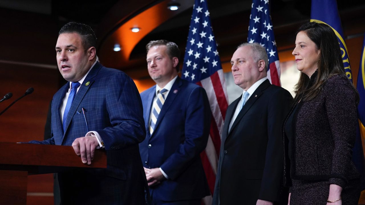 NY congressional Republicans navigate fine line
