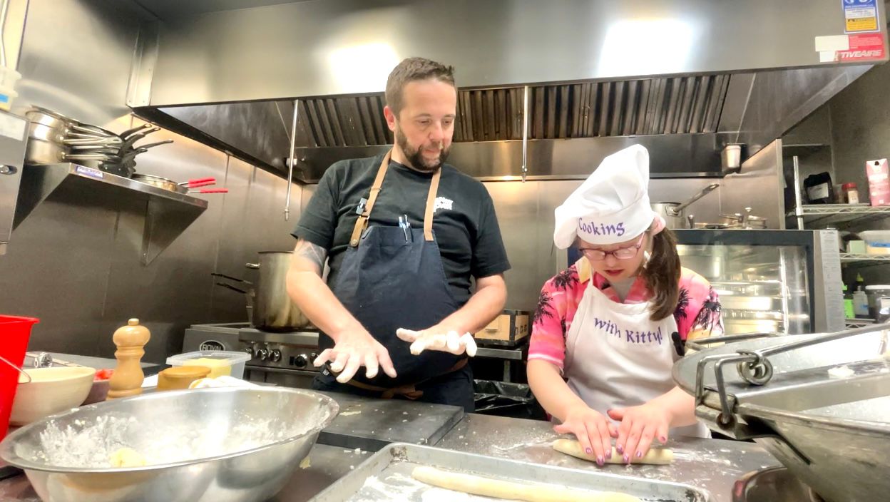 Wisconsin’s ‘Top Chef’ helps young chef follow her dreams
