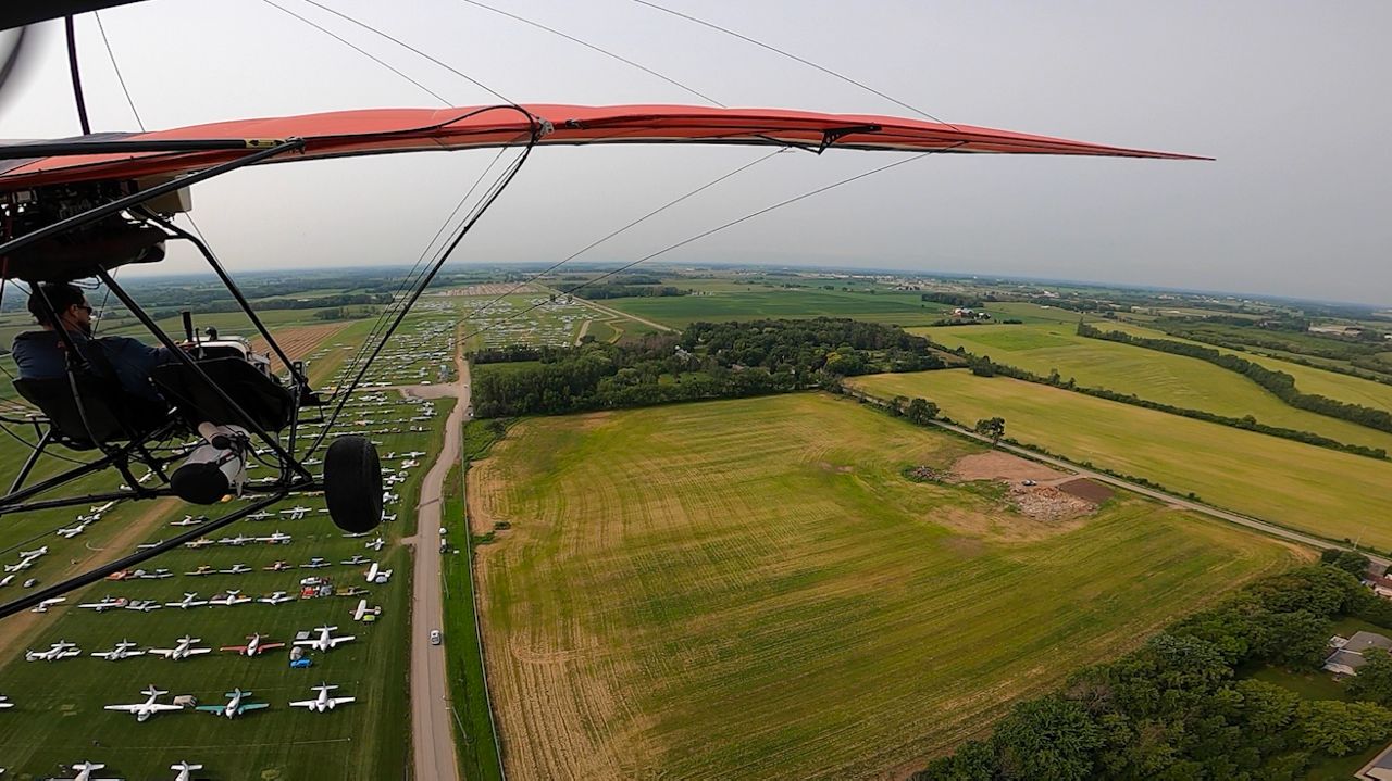 EAA Airventure: Ultralight flyers take to the sky