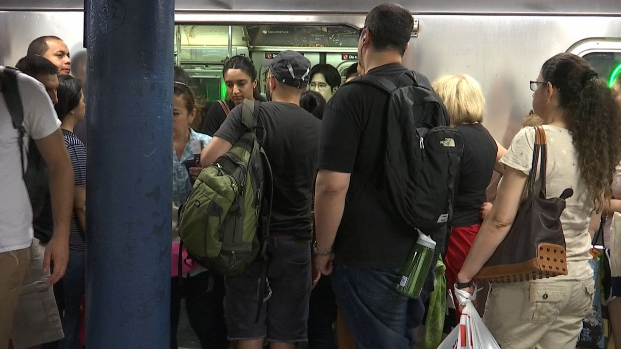 MTA to Straphangers: Avoid Crowded Trains if Possible
