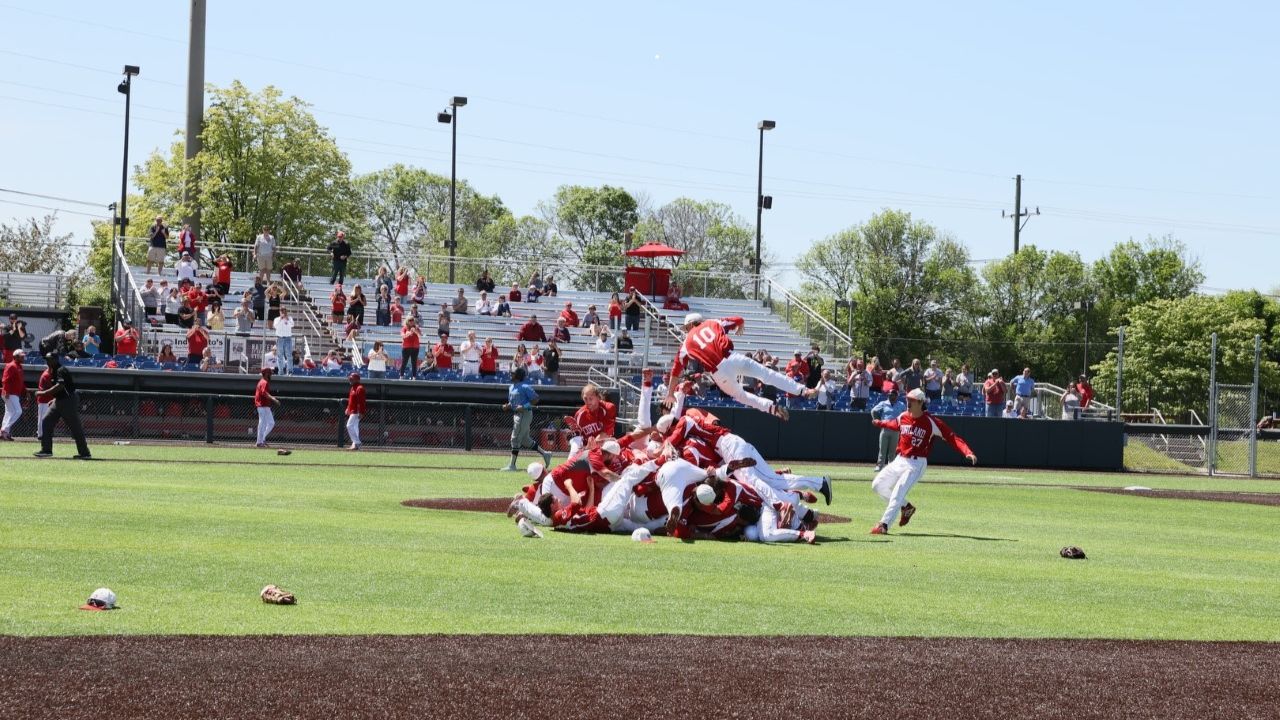 Red Dragons' remarkable comeback earns bus ride to Iowa