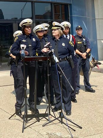 Cincinnati pledges to hire more female police officers