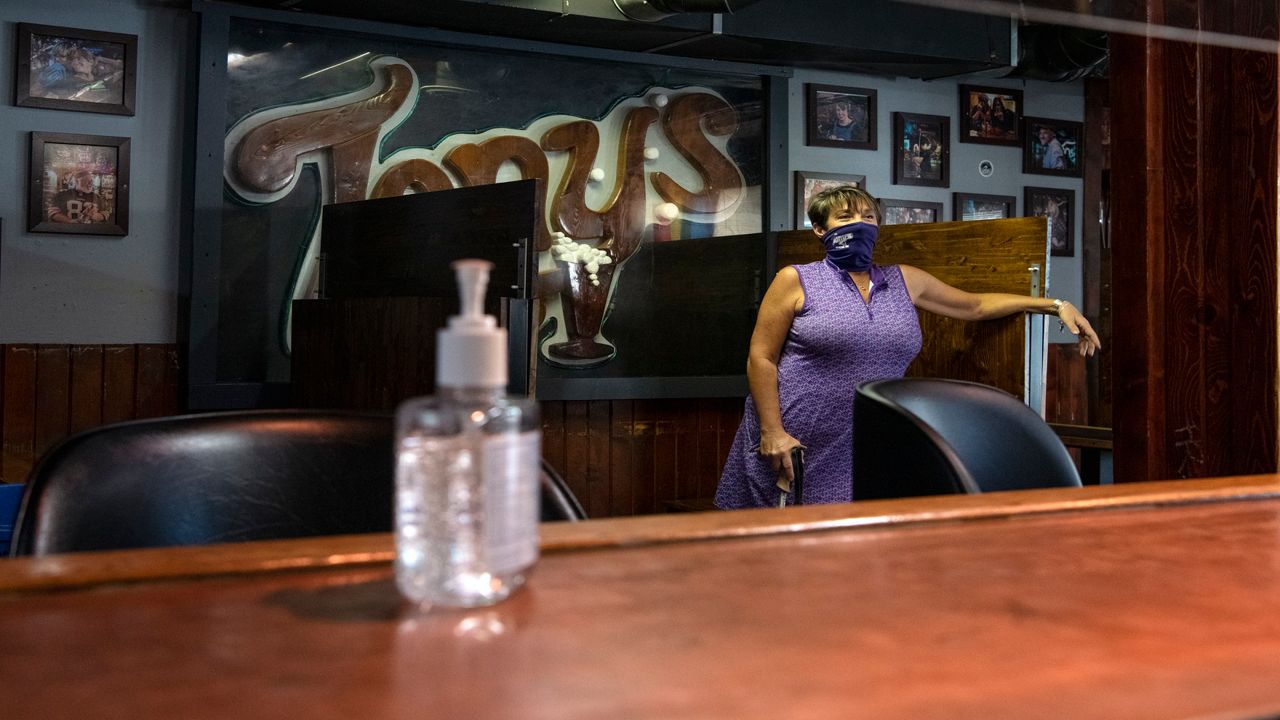 Preocupa bares en Queens perder licencia de venta de alcohol