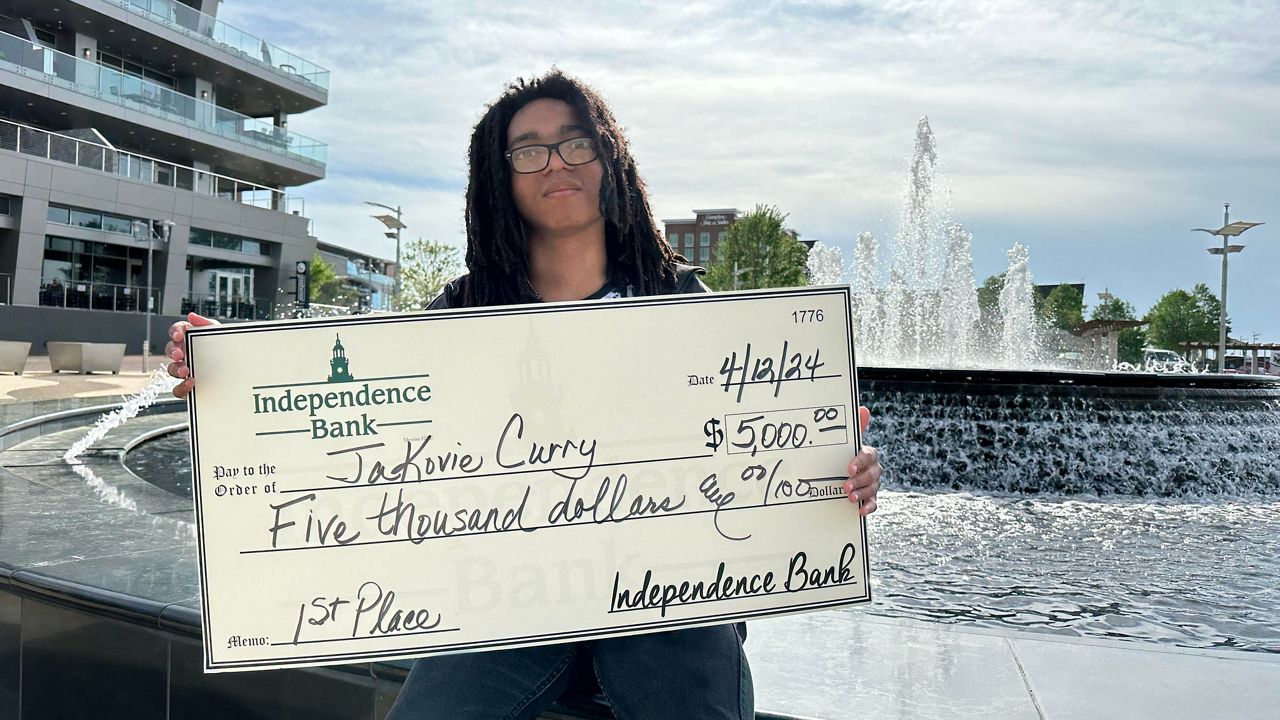 16-year-old Beat Boxer wins $5,000 at talent show