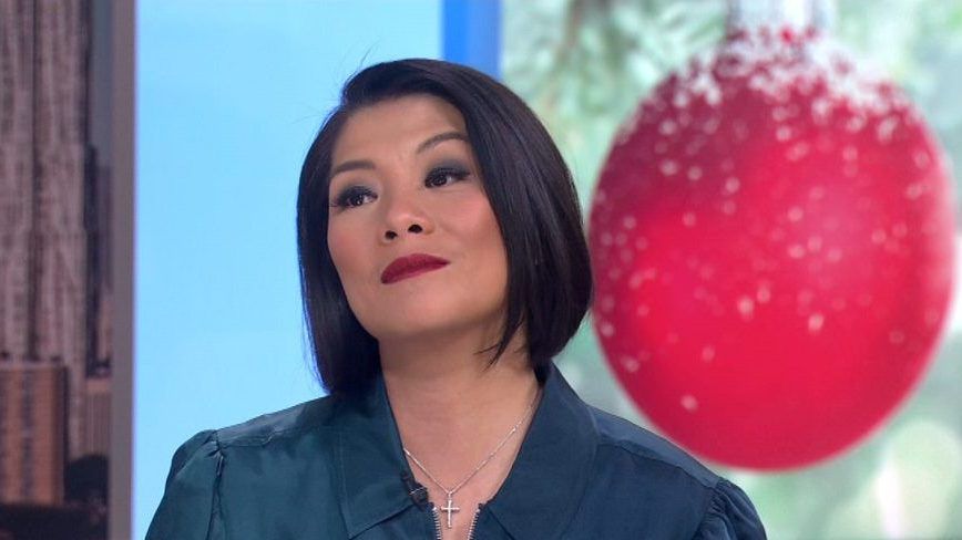 Singer Elizabeth Chan talks about her new Christmas album