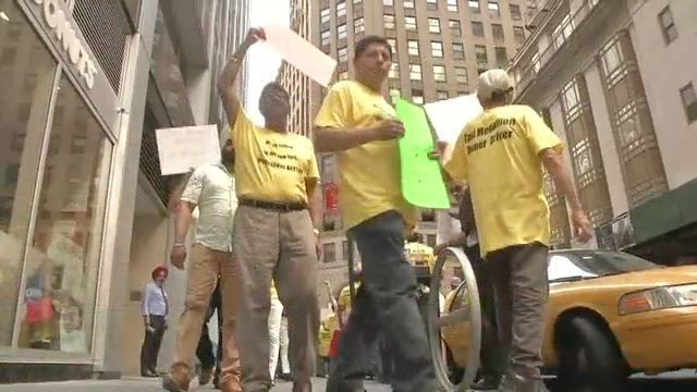 Taxi Medallion Owners, Drivers Protest TLC Over For-Hire Companies