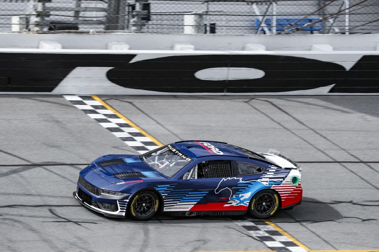 Ford to use Mustang Dark Horse in NASCAR Cup Series in 2024