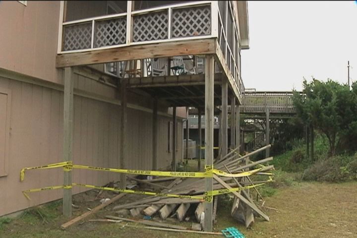 Deck Collapse Injures 22 During Family Photo
