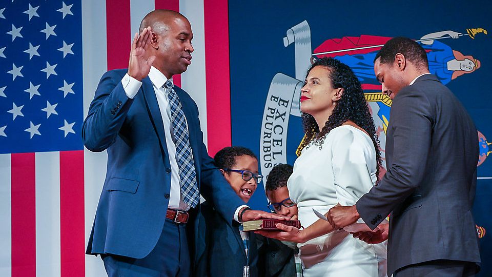 NY's top elected officials sworn in for next 4-year term