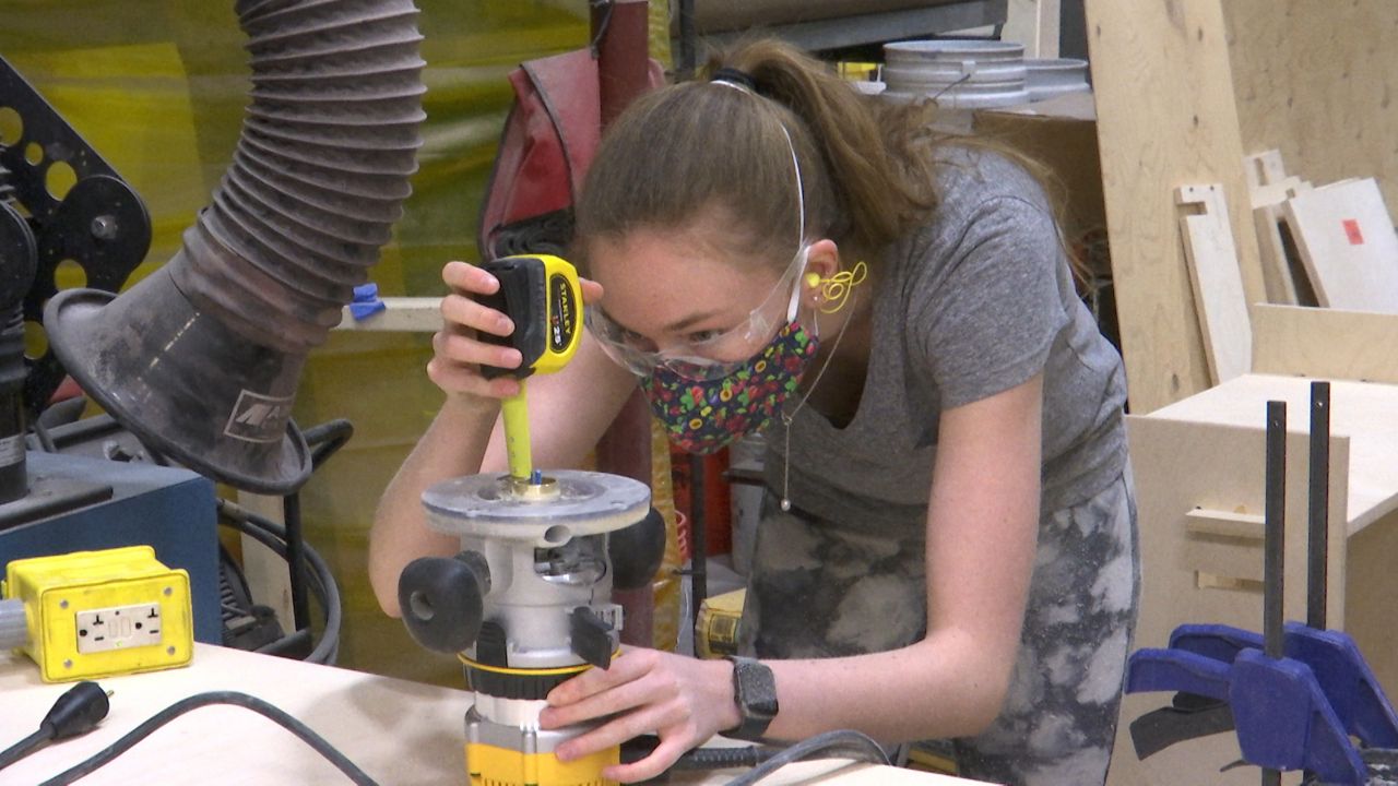 Milwaukee Students Building 100+ Desks to Help Students Learning Virtually