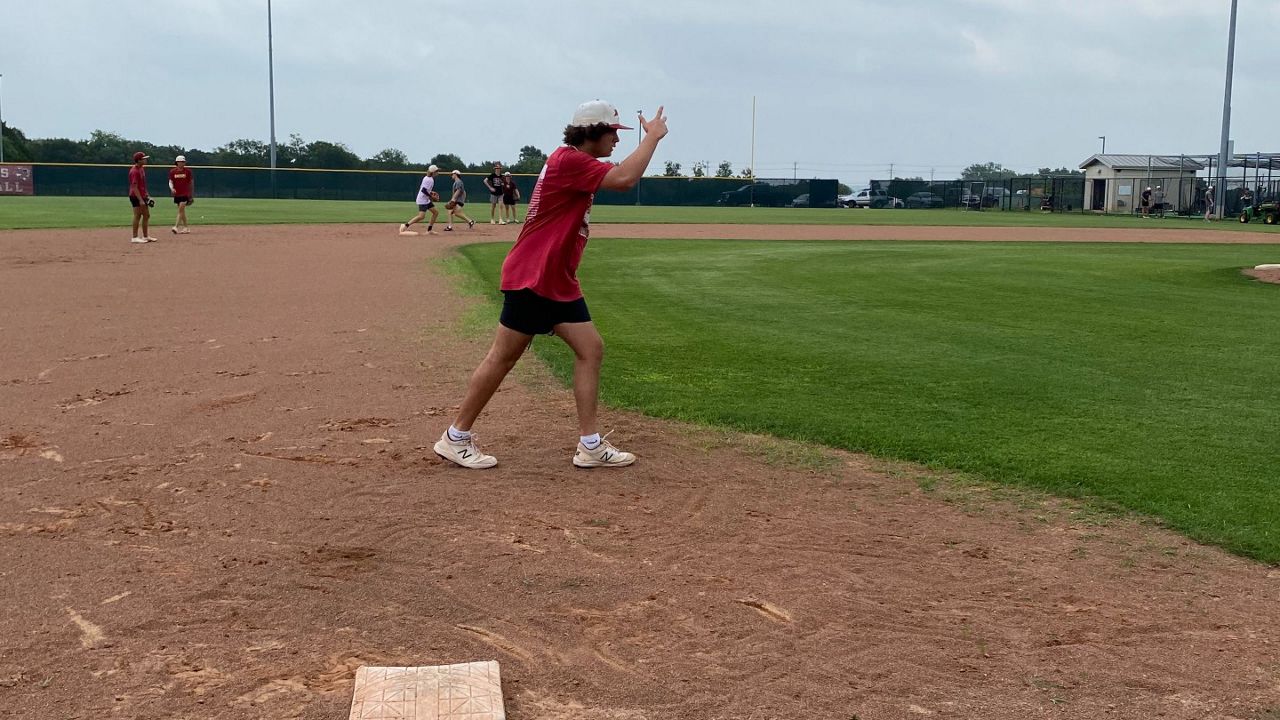 Timely comeback for Rouse pitcher helps Raiders reach state