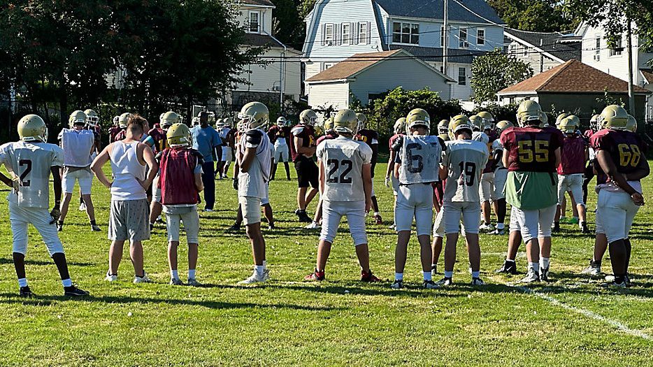 NFL star Chris Lindstrom helps Doherty football team
