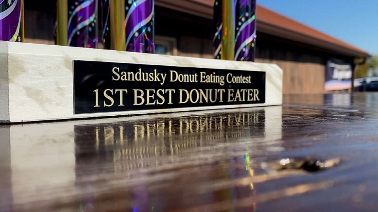 Sandusky donut contest brings in dough for nonprofit