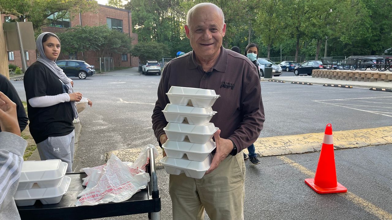 Muslim community holds Ramadan food giveaway