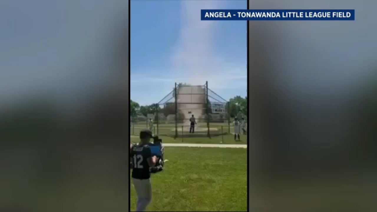 What is a dust devil? Meteorologist Kaylee Wendt explains