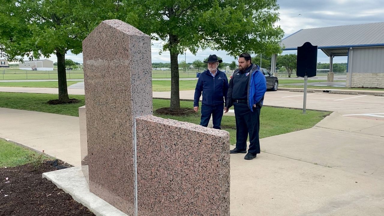 Community reflects on 25th anniversary of Jarrell tornado