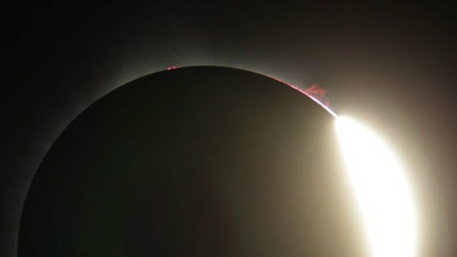 Nature puts on a show in coast-to-coast eclipse