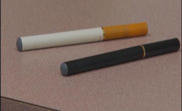 FDA Probes Dangers of Exploding E-Cigarette Batteries