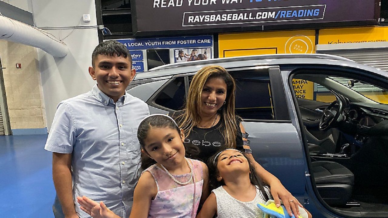 Denard Span helps single moms ride in style