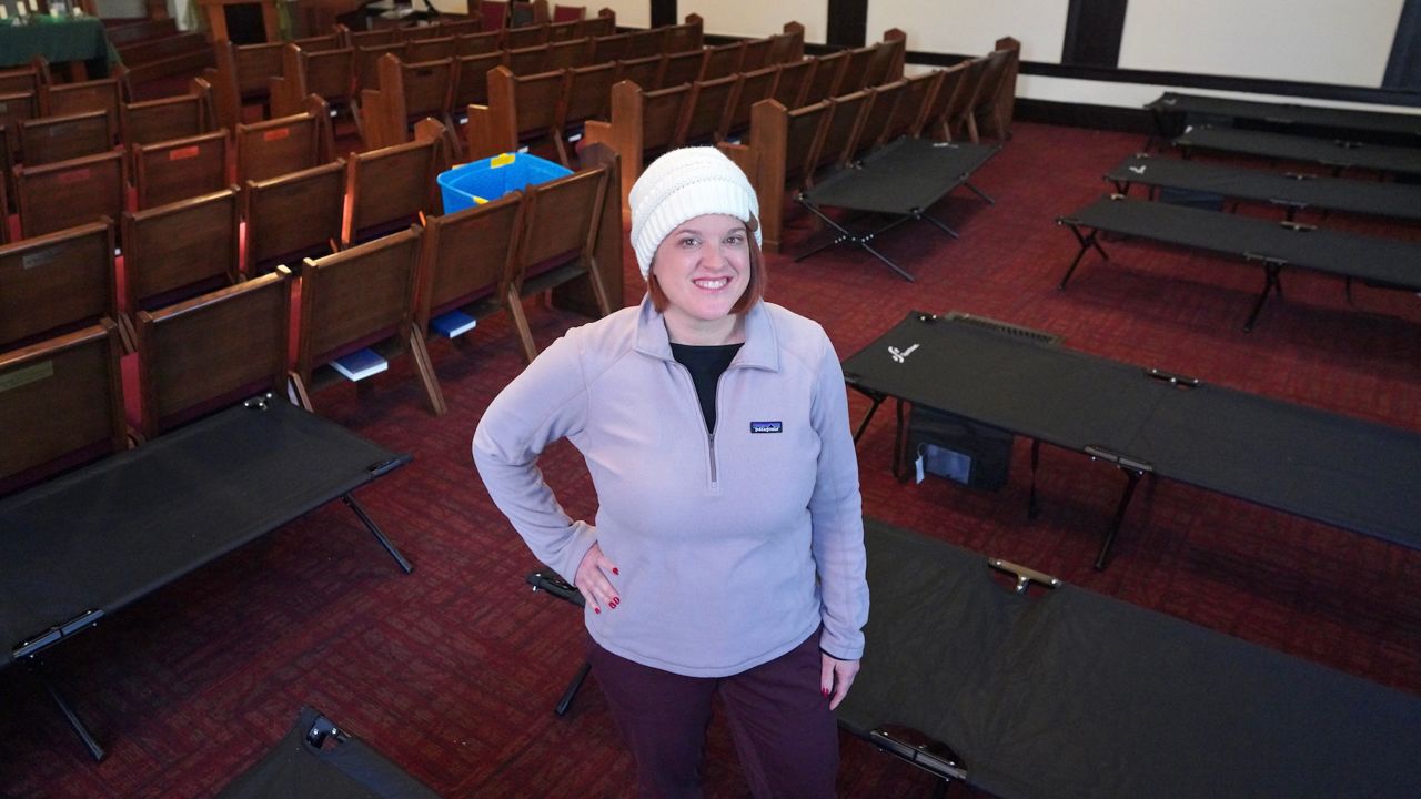 Volunteers brave weather to staff overnight shelters