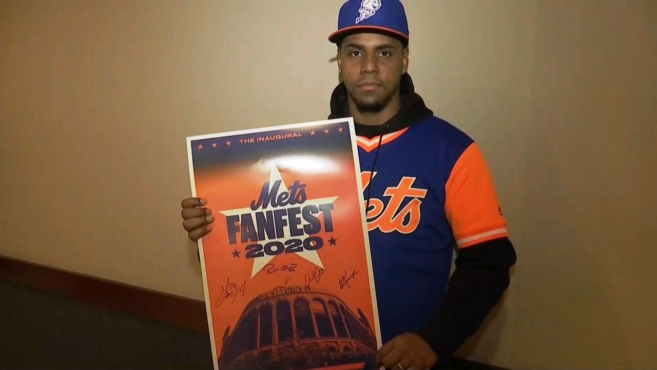 Seguidores de los Mets ven a sus héroes en el Fan Fest 2020