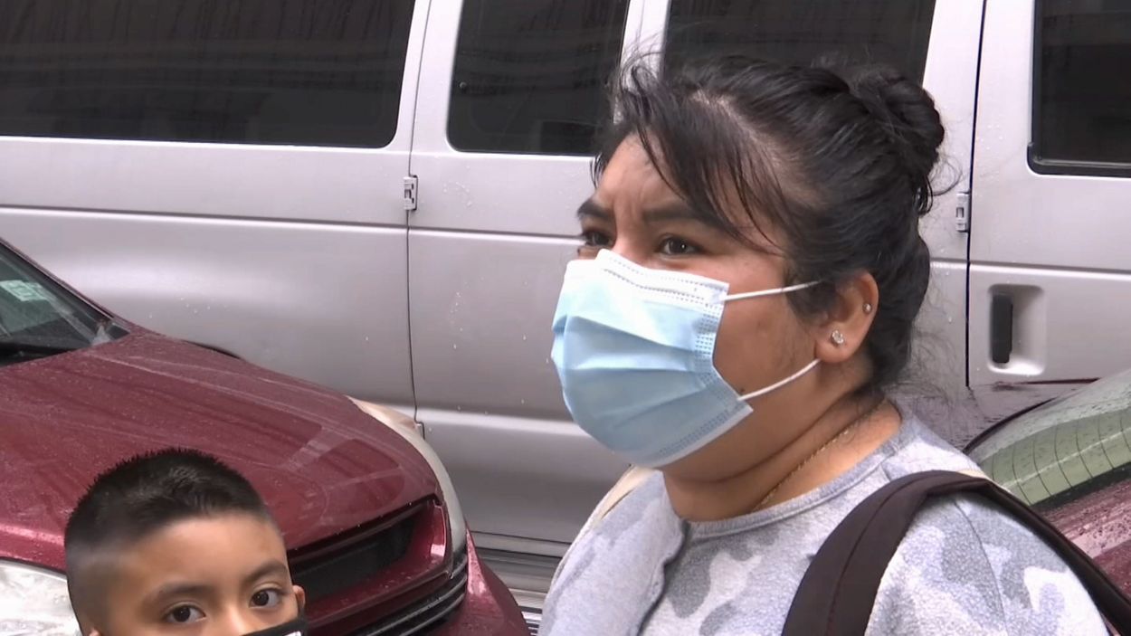 Satisfechos padres que estudiantes sigan usando mascarilla