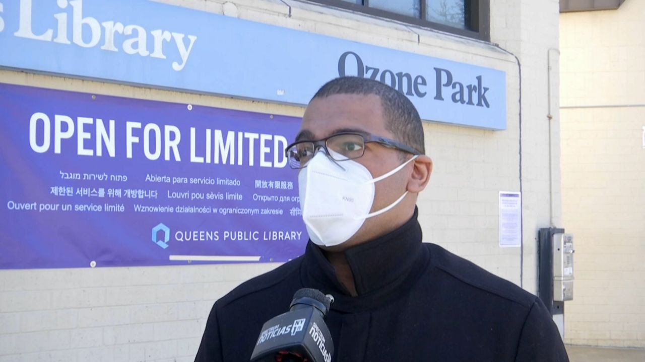 Biblioteca en Queens se convertirá en centro de vacunación