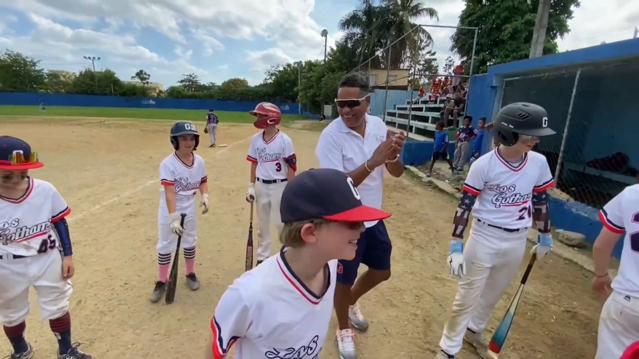 Niños viajan a República Dominicana para jugar béisbol