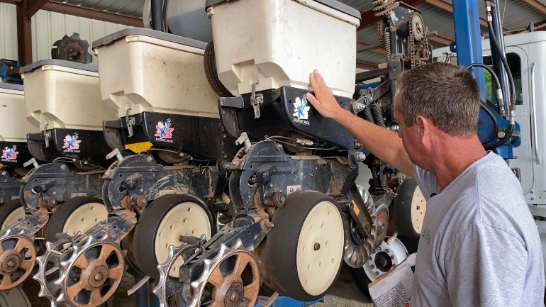 Rules around equipment repair continue to impact farmers