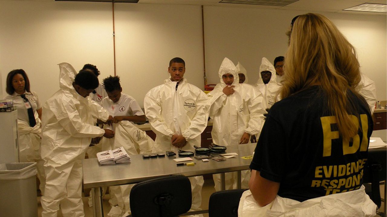 FBI urges high schools to apply to academy