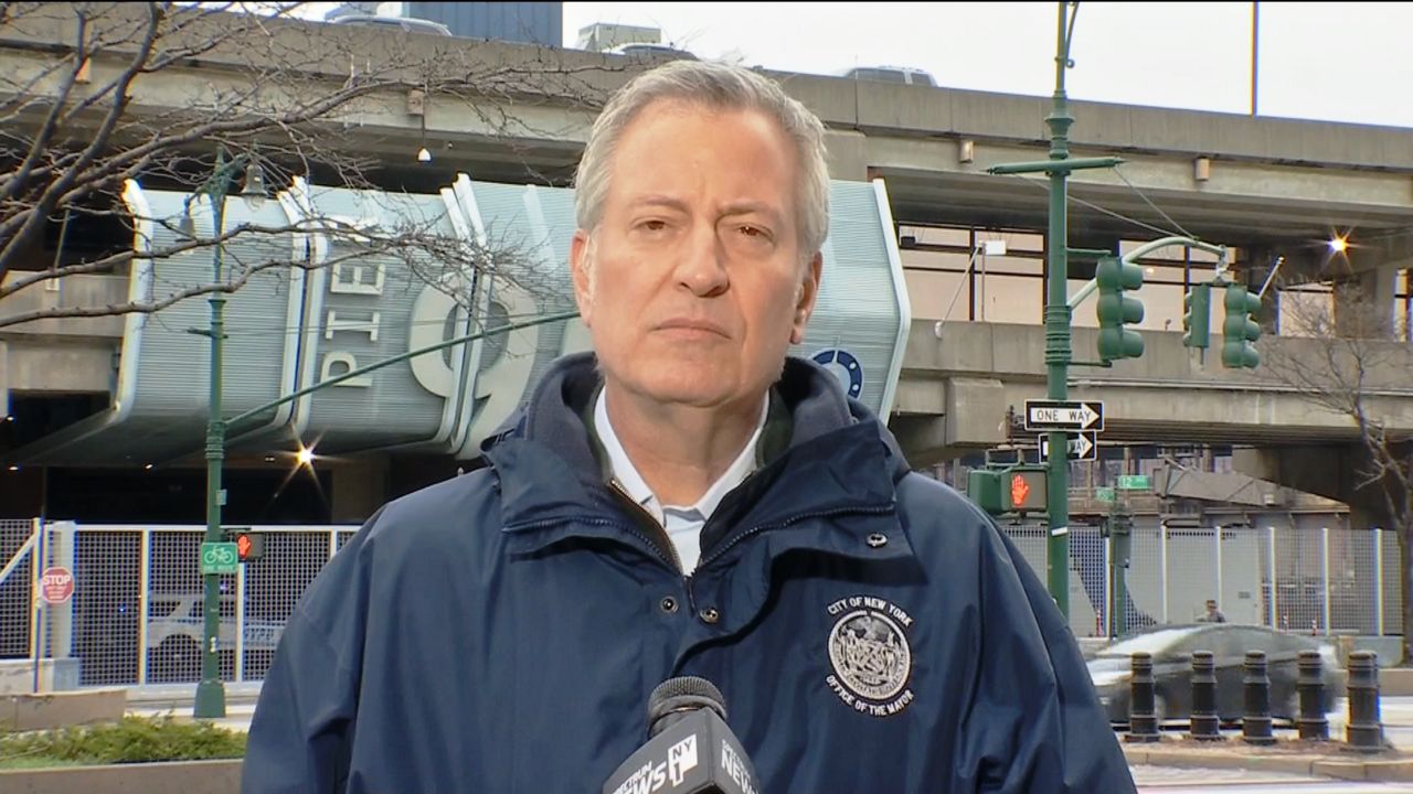 Mayor Slams Trump After Accusing Workers of Misusing Masks During ...