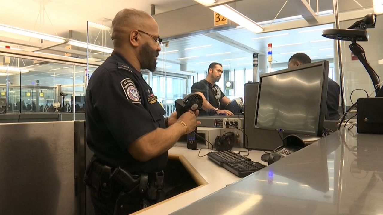Homeland Security Worker Affected by Government Shutdown Supports ...