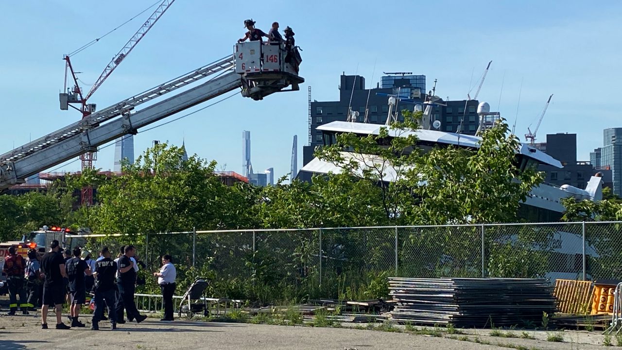 Passenger ferry runs aground in Brooklyn