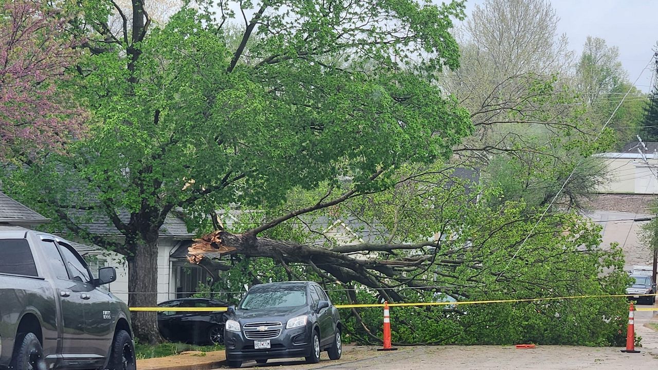 St. Louis April weather rivals severe weather season of 2011