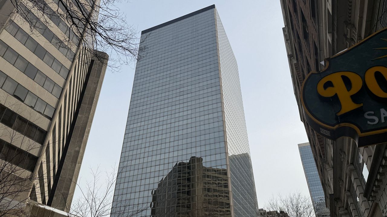 Louisville's Fifth Third Tower to become luxury hotel
