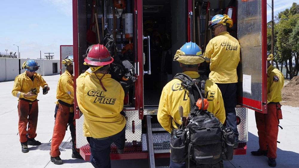 Western fires outpace California effort to fill inmate crews