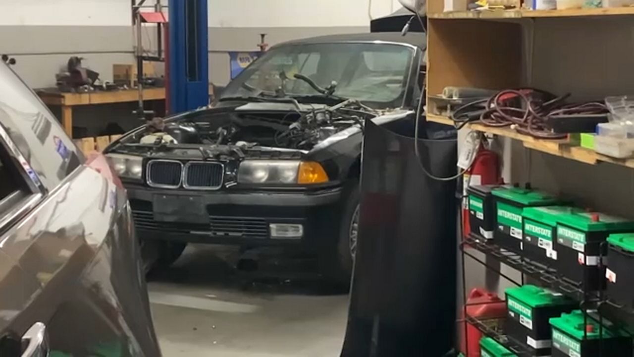 Independent auto repair shops surging back