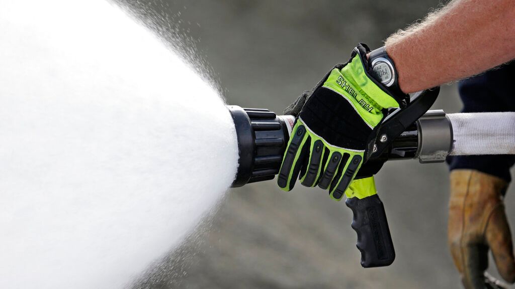 1,600 gallons of firefighting chemicals released