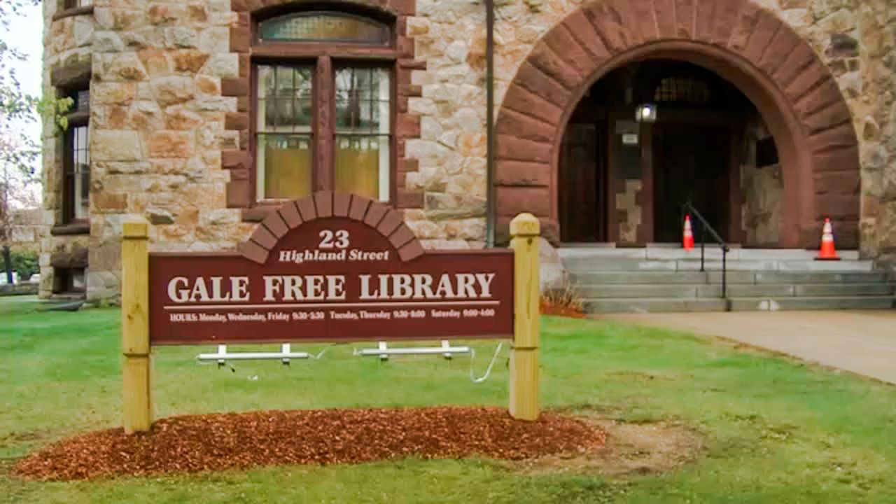 Gale Free library receives donation